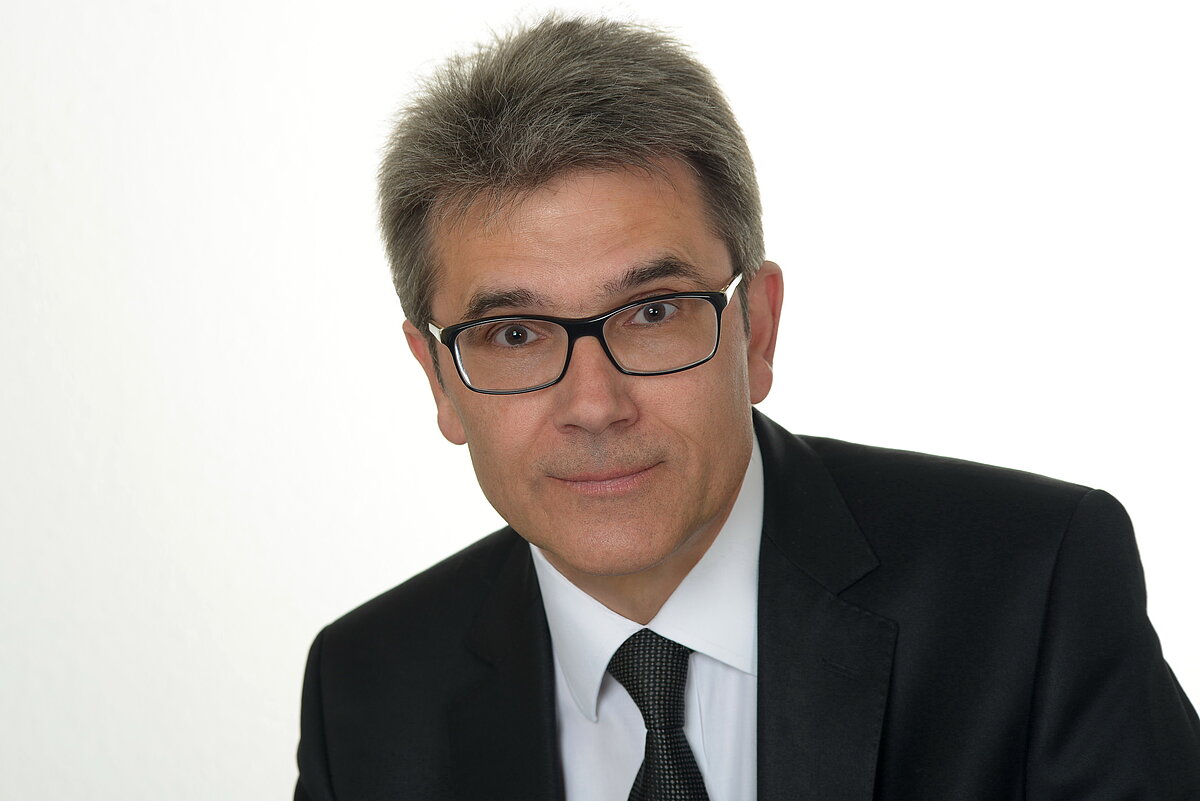 Professor Lenz bezieht Stellung zum Bilanzskandal des DAX-Unternehmens ...