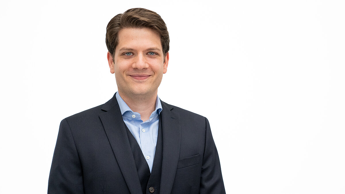 Interview mit Prof. Dr. Benedikt Franke zur Verzahnung von Theorie und ...